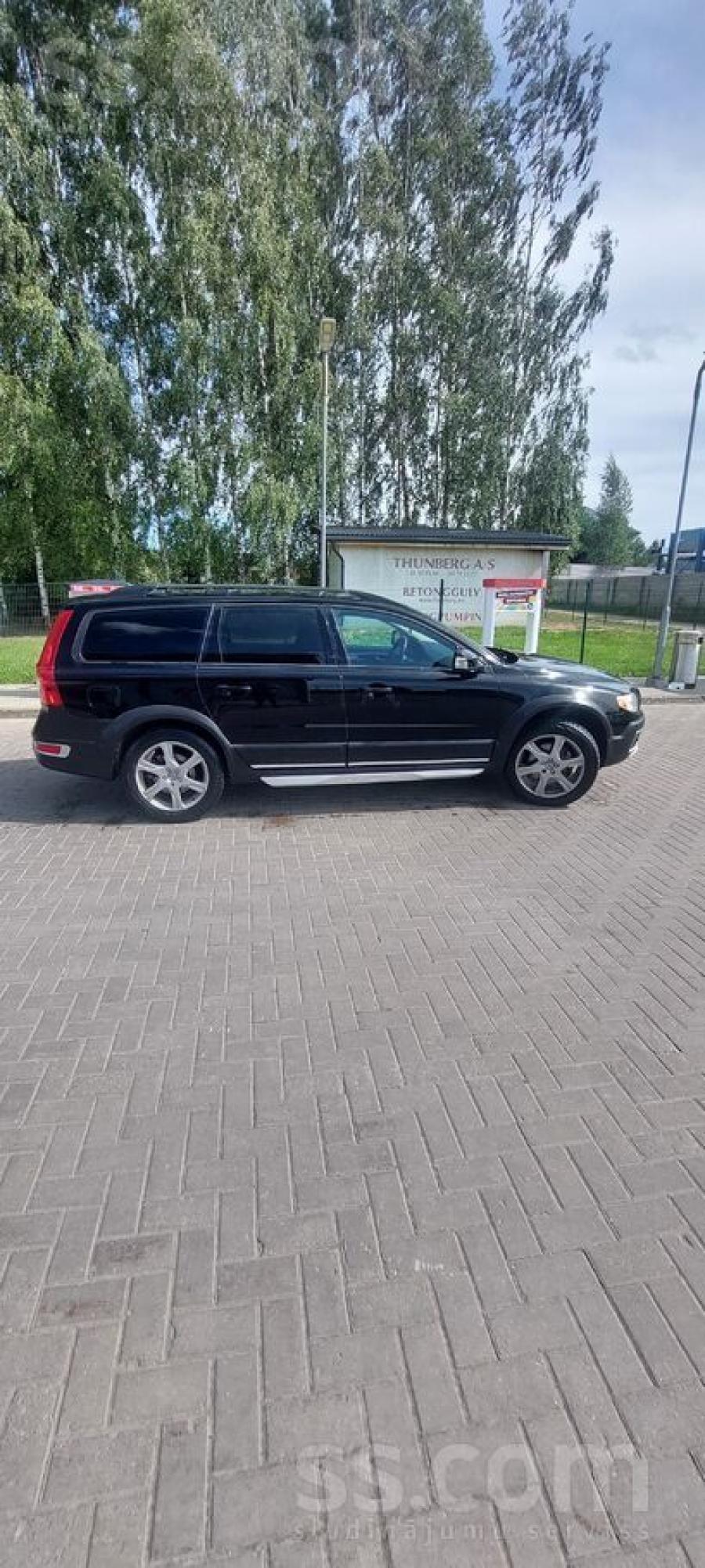 Melns Volvo XC70 2008 Rēzekne, ar dzinēja tilpumu 2.40 L un nobraukumu 377 tūkst. km par 5500 €, foto 4 vietnē AUTOMOTO.COM.LV