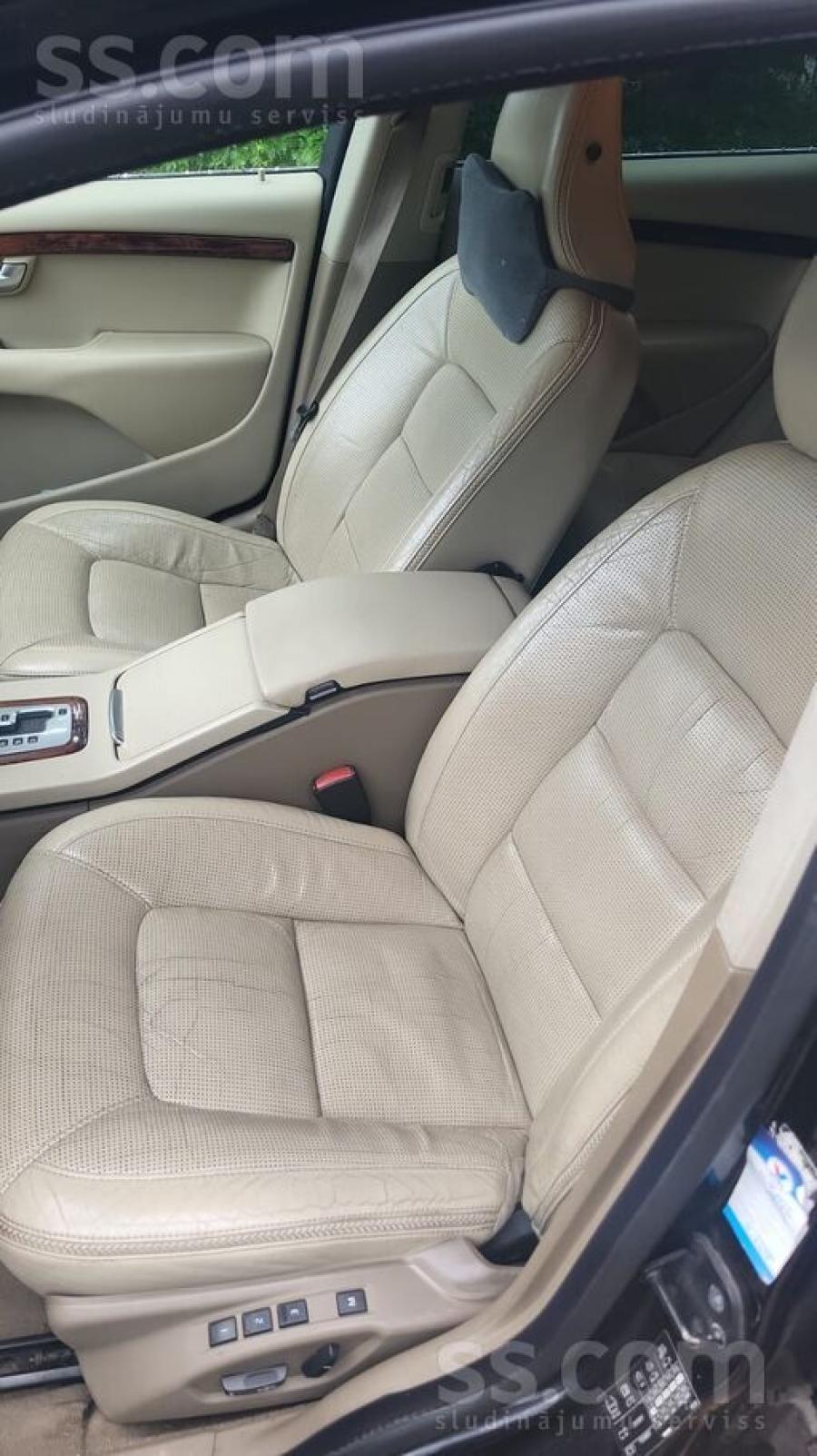 Melns Volvo XC70 2008 Rīga, ar dzinēja tilpumu 2.40 L un nobraukumu 435 tūkst. km par 4750 €, foto 13 vietnē AUTOMOTO.COM.LV