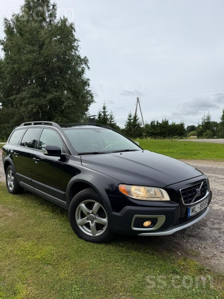 Melns Volvo XC70 2008 Aizkraukle, ar dzinēja tilpumu 2.40 L un nobraukumu 397 tūkst. km par 3650 €, foto 1 vietnē AUTOMOTO.COM.LV