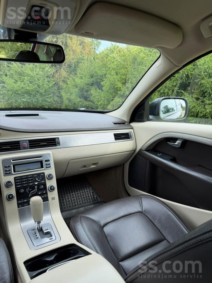 Melns Volvo XC70 2008 Aizkraukle, ar dzinēja tilpumu 2.40 L un nobraukumu 397 tūkst. km par 3650 €, foto 7 vietnē AUTOMOTO.COM.LV