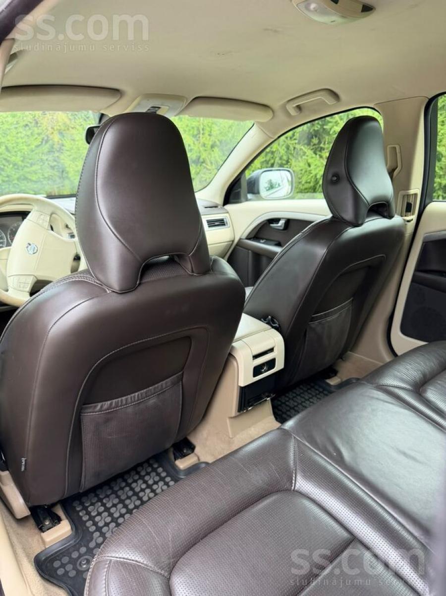 Melns Volvo XC70 2008 Aizkraukle, ar dzinēja tilpumu 2.40 L un nobraukumu 397 tūkst. km par 3650 €, foto 8 vietnē AUTOMOTO.COM.LV