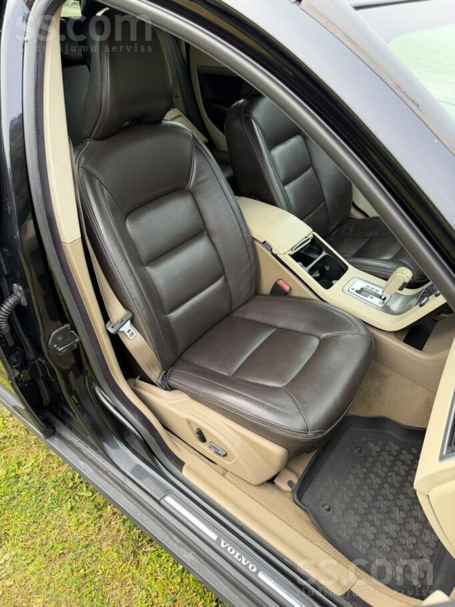 Melns Volvo XC70 2008 Aizkraukle, ar dzinēja tilpumu 2.40 L un nobraukumu 397 tūkst. km par 3650 €, foto 10 vietnē AUTOMOTO.COM.LV