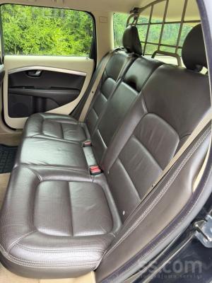 Melns Volvo XC70 2008 Aizkraukle, ar dzinēja tilpumu 2.40 L un nobraukumu 397 tūkst. km par 3650 €, foto 12 vietnē AUTOMOTO.COM.LV