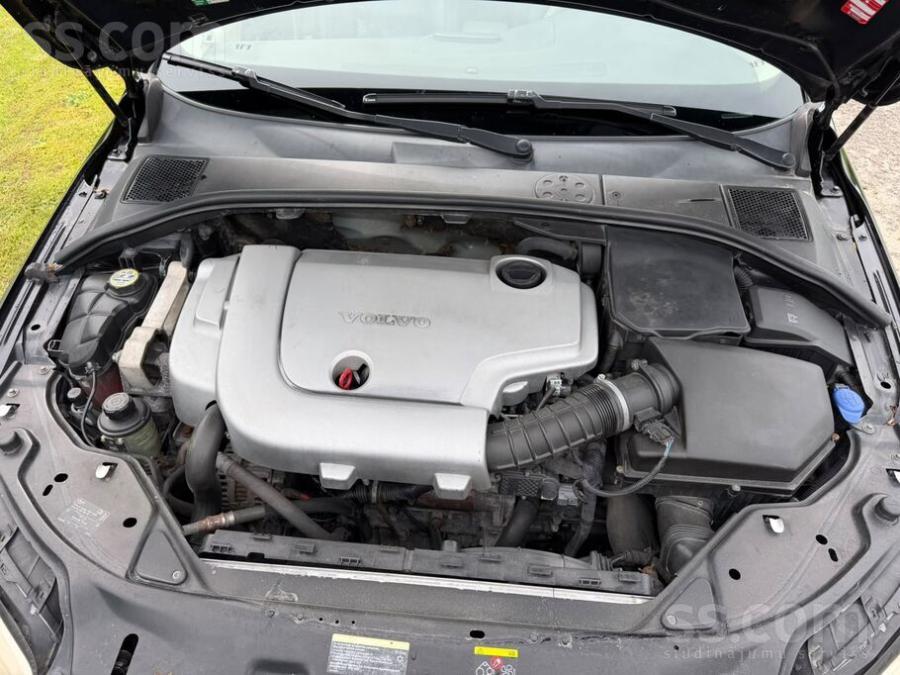 Melns Volvo XC70 2008 Aizkraukle, ar dzinēja tilpumu 2.40 L un nobraukumu 397 tūkst. km par 3650 €, foto 17 vietnē AUTOMOTO.COM.LV