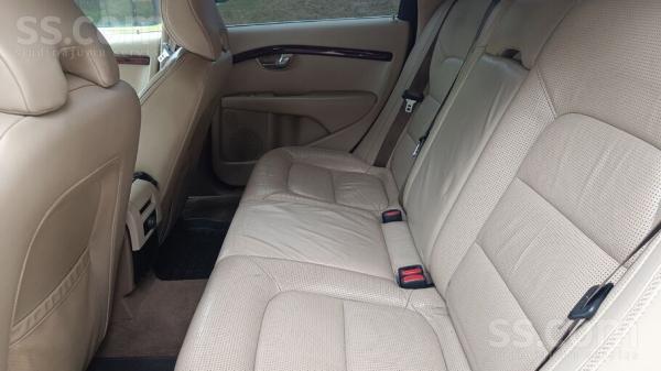 Melns Volvo XC70 2008 Rīga, ar dzinēja tilpumu 2.50 L un nobraukumu 291 tūkst. km par 4800 €, foto 5 vietnē AUTOMOTO.COM.LV