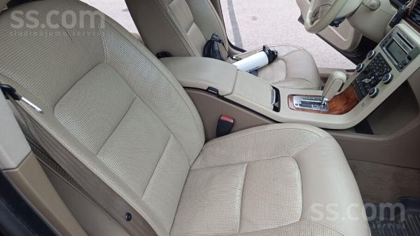 Melns Volvo XC70 2008 Rīga, ar dzinēja tilpumu 2.50 L un nobraukumu 291 tūkst. km par 4800 €, foto 8 vietnē AUTOMOTO.COM.LV