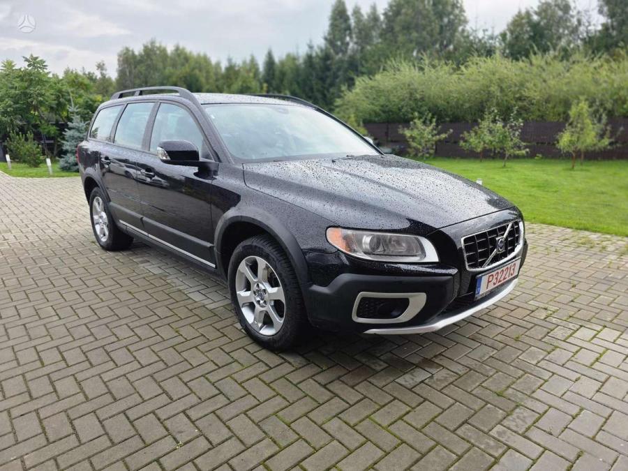 Melns Volvo XC70 2008 Viļņa, ar dzinēja tilpumu 2.40 L un nobraukumu 288 tūkst. km par 6500 €, foto 1 vietnē AUTOMOTO.COM.LV