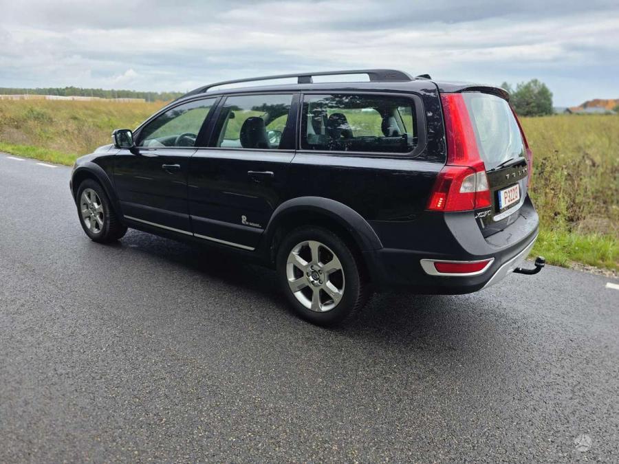 Melns Volvo XC70 2008 Viļņa, ar dzinēja tilpumu 2.40 L un nobraukumu 288 tūkst. km par 6500 €, foto 7 vietnē AUTOMOTO.COM.LV