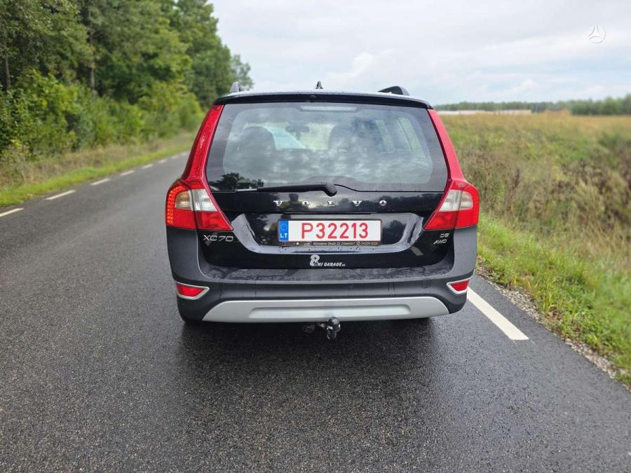 Melns Volvo XC70 2008 Viļņa, ar dzinēja tilpumu 2.40 L un nobraukumu 288 tūkst. km par 6500 €, foto 8 vietnē AUTOMOTO.COM.LV