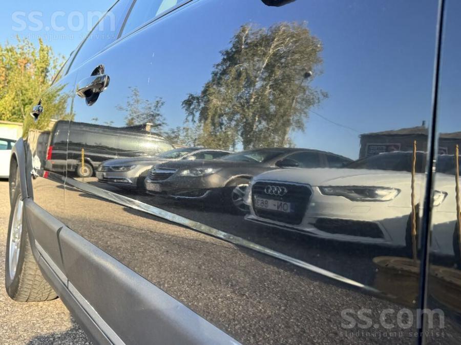 Melns Volvo XC70 2008 Daugavpils, ar dzinēja tilpumu 2.40 L un nobraukumu 0 tūkst. km par 6350 €, foto 12 vietnē AUTOMOTO.COM.LV