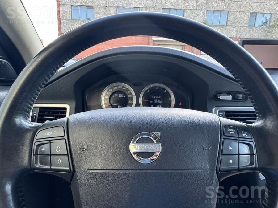 Melns Volvo XC70 2008 Daugavpils, ar dzinēja tilpumu 2.40 L un nobraukumu 0 tūkst. km par 6350 €, foto 19 vietnē AUTOMOTO.COM.LV