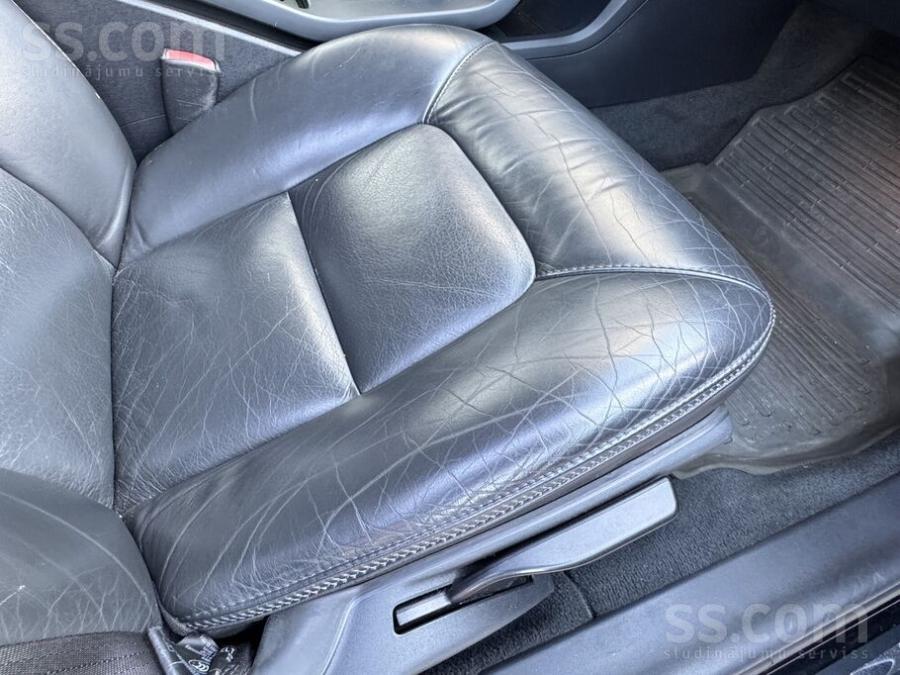 Melns Volvo XC70 2008 Daugavpils, ar dzinēja tilpumu 2.40 L un nobraukumu 0 tūkst. km par 6350 €, foto 26 vietnē AUTOMOTO.COM.LV