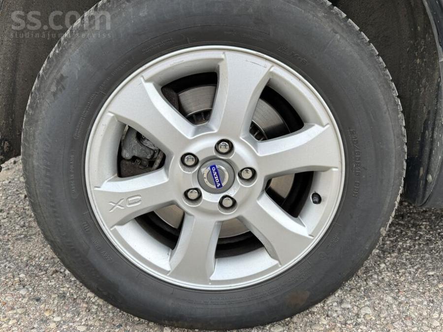 Melns Volvo XC70 2008 Daugavpils, ar dzinēja tilpumu 2.40 L un nobraukumu 0 tūkst. km par 6350 €, foto 32 vietnē AUTOMOTO.COM.LV
