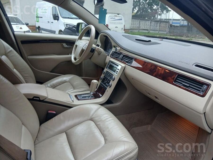 Черный Вольво ХС70 2008 в Рига, объемом двигателя 2.40 л и пробегом 258 тыс. км за 5500 €, фото 15 на AUTOMOTO.COM.LV