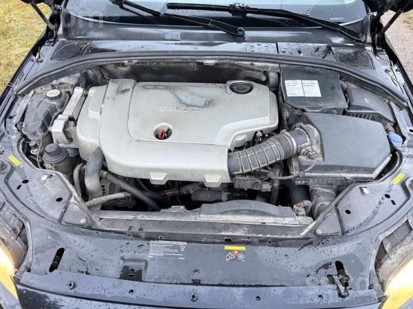 Melns Volvo XC70 2008 Rīga, ar dzinēja tilpumu 2.40 L un nobraukumu 507 tūkst. km par 3200 €, foto 10 vietnē AUTOMOTO.COM.LV