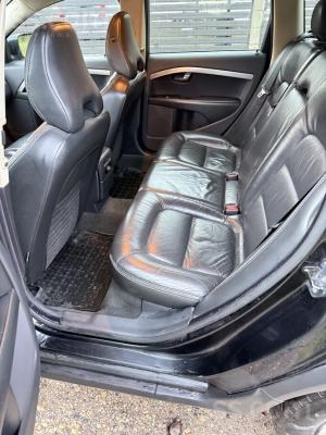 Melns Volvo XC70 2008 Rīga, ar dzinēja tilpumu 2.40 L un nobraukumu 507 tūkst. km par 3200 €, foto 12 vietnē AUTOMOTO.COM.LV