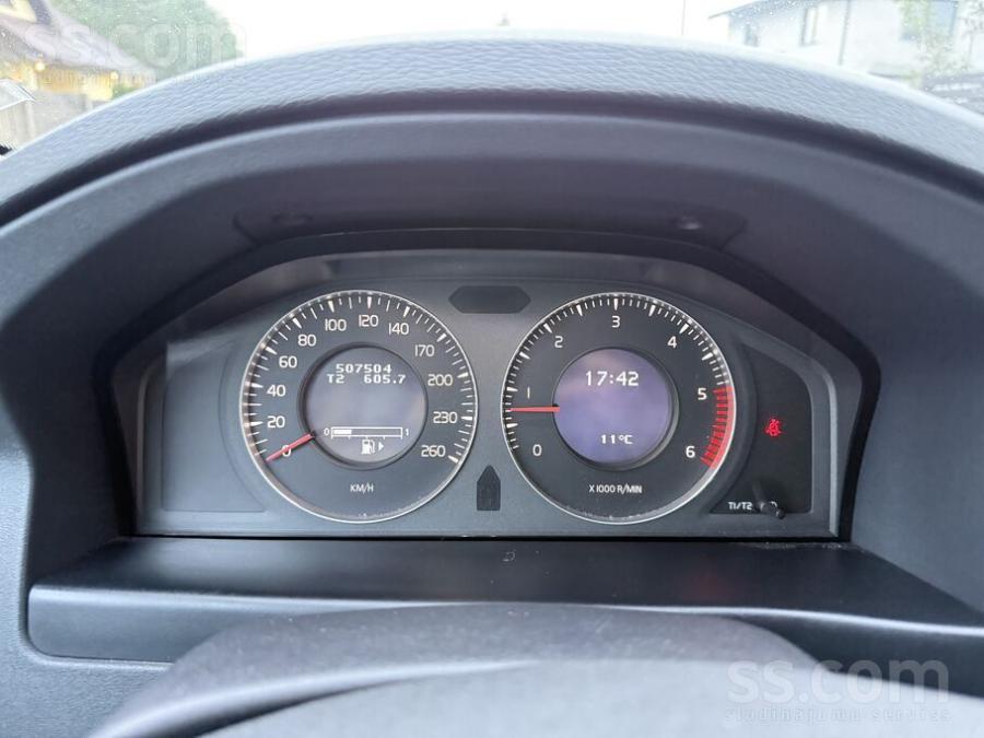 Melns Volvo XC70 2008 Rīga, ar dzinēja tilpumu 2.40 L un nobraukumu 507 tūkst. km par 3200 €, foto 15 vietnē AUTOMOTO.COM.LV