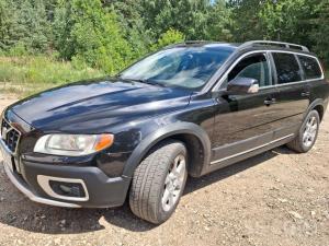 Black Volvo XC70 2008 in Daugavpils, with an engine capacity of 2.40 L and mileage of 423 thousand km for 5100 €, photo 3 on AUTOMOTO.COM.LV