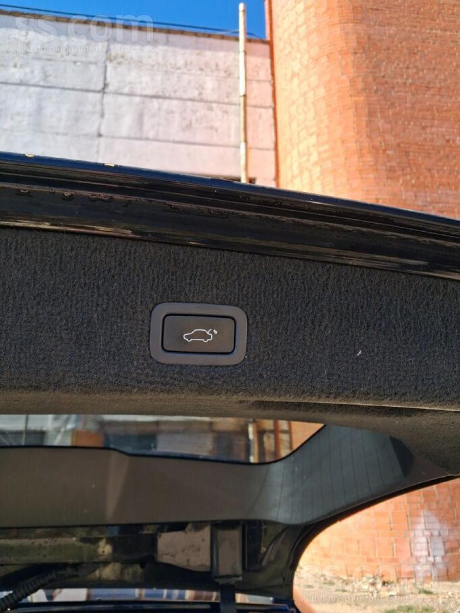 Black Volvo XC70 2008 in Daugavpils, with an engine capacity of 2.40 L and mileage of 423 thousand km for 5100 €, photo 10 on AUTOMOTO.COM.LV