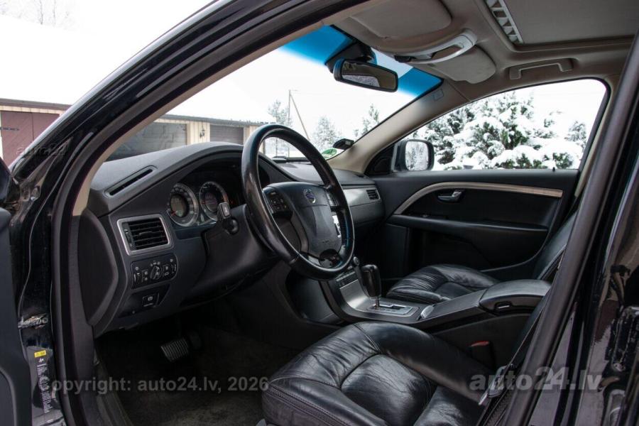 Melns Volvo XC70 2009 Paide, ar dzinēja tilpumu 2.40 L un nobraukumu 311 tūkst. km par 6990 €, foto 7 vietnē AUTOMOTO.COM.LV