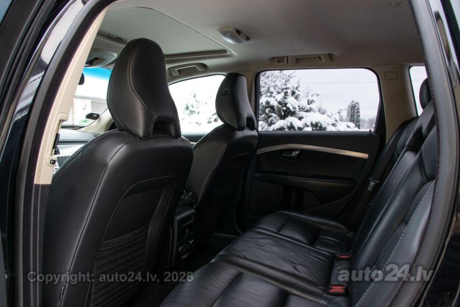 Melns Volvo XC70 2009 Paide, ar dzinēja tilpumu 2.40 L un nobraukumu 311 tūkst. km par 6990 €, foto 9 vietnē AUTOMOTO.COM.LV