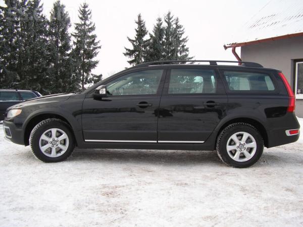 Black Volvo XC70 2009 in Riga, with an engine capacity of 2.40 L and mileage of 0 thousand km for 8350 €, photo 8 on AUTOMOTO.COM.LV