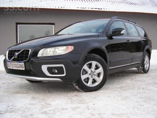 Black Volvo XC70 2009 in Riga, with an engine capacity of 2.40 L and mileage of 0 thousand km for 8350 €, photo 9 on AUTOMOTO.COM.LV