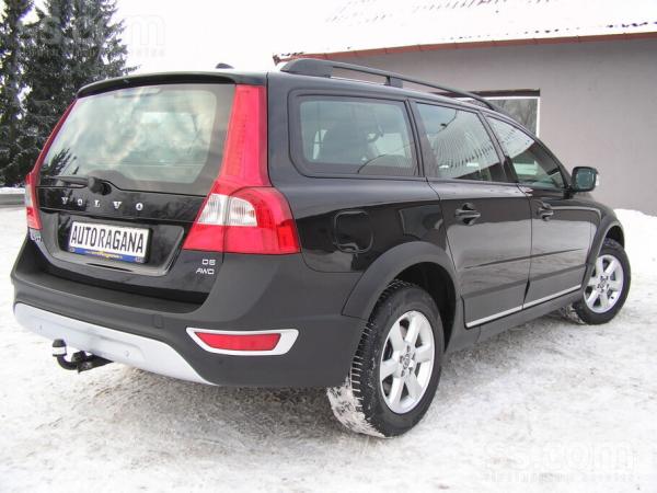 Black Volvo XC70 2009 in Riga, with an engine capacity of 2.40 L and mileage of 0 thousand km for 8350 €, photo 10 on AUTOMOTO.COM.LV
