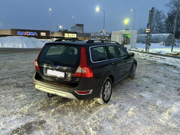 Melns Volvo XC70 2009 Utena, ar dzinēja tilpumu 2.40 L un nobraukumu 318 tūkst. km par 6200 €, foto 2 vietnē AUTOMOTO.COM.LV