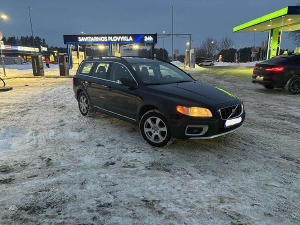 Melns Volvo XC70 2009 Utena, ar dzinēja tilpumu 2.40 L un nobraukumu 318 tūkst. km par 6200 €, foto 5 vietnē AUTOMOTO.COM.LV