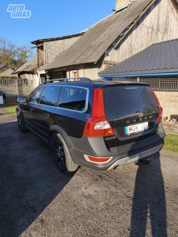Black Volvo XC70 2009 in Kaisiadorys, with an engine capacity of 2.40 L and mileage of 305 thousand km for 5000 €, photo 2 on AUTOMOTO.COM.LV