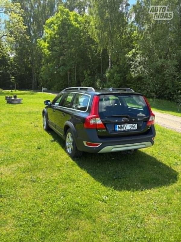 Black Volvo XC70 2009 in Utena, with an engine capacity of 2.40 L and mileage of 321 thousand km for 4900 €, photo 4 on AUTOMOTO.COM.LV