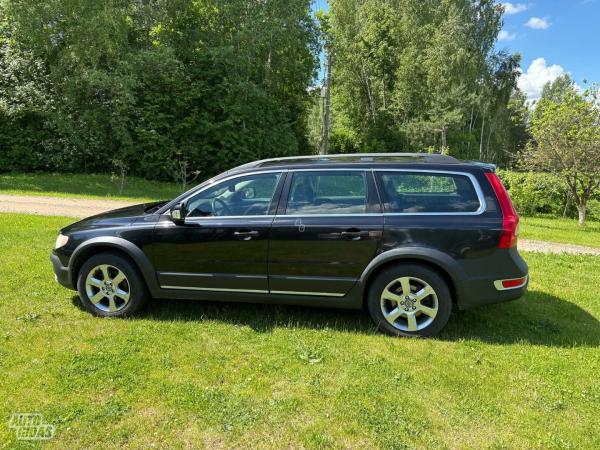 Black Volvo XC70 2009 in Utena, with an engine capacity of 2.40 L and mileage of 321 thousand km for 4900 €, photo 5 on AUTOMOTO.COM.LV