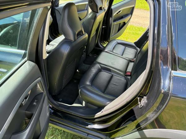Black Volvo XC70 2009 in Utena, with an engine capacity of 2.40 L and mileage of 321 thousand km for 4900 €, photo 10 on AUTOMOTO.COM.LV