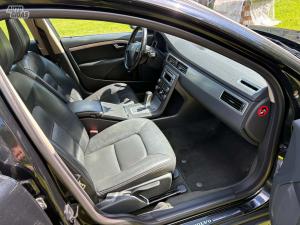 Black Volvo XC70 2009 in Utena, with an engine capacity of 2.40 L and mileage of 321 thousand km for 4900 €, photo 12 on AUTOMOTO.COM.LV