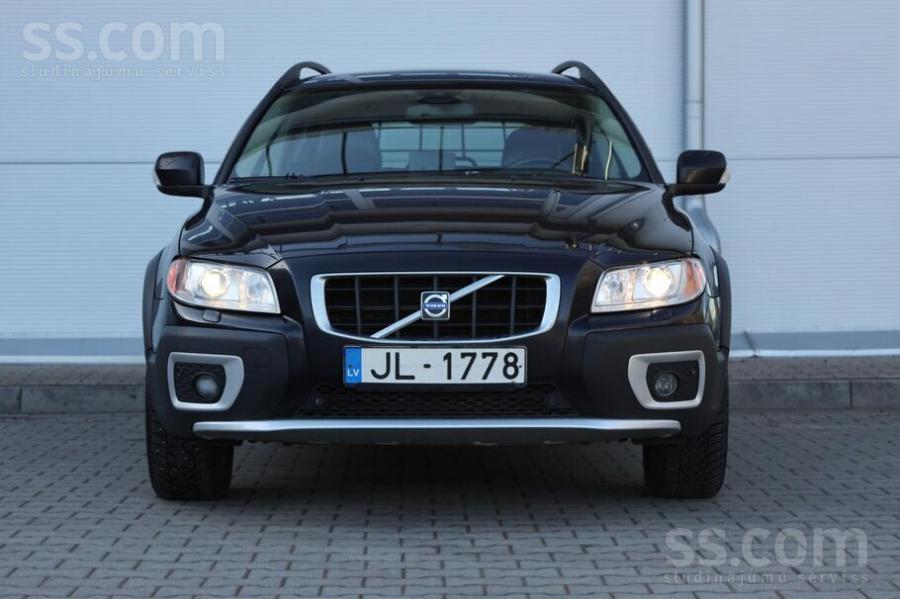 Black Volvo XC70 2009 in Riga, with an engine capacity of 2.40 L and mileage of 0 thousand km for 5200 €, photo 4 on AUTOMOTO.COM.LV