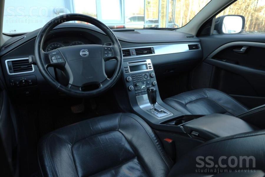 Black Volvo XC70 2009 in Riga, with an engine capacity of 2.40 L and mileage of 0 thousand km for 5200 €, photo 8 on AUTOMOTO.COM.LV