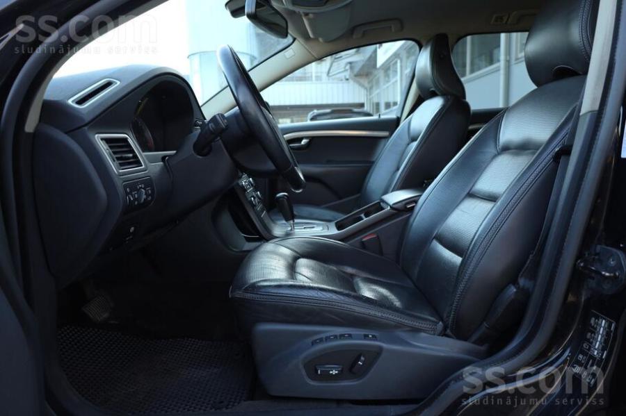 Black Volvo XC70 2009 in Riga, with an engine capacity of 2.40 L and mileage of 0 thousand km for 5200 €, photo 9 on AUTOMOTO.COM.LV