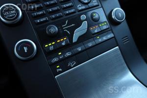 Black Volvo XC70 2009 in Riga, with an engine capacity of 2.40 L and mileage of 0 thousand km for 5200 €, photo 17 on AUTOMOTO.COM.LV