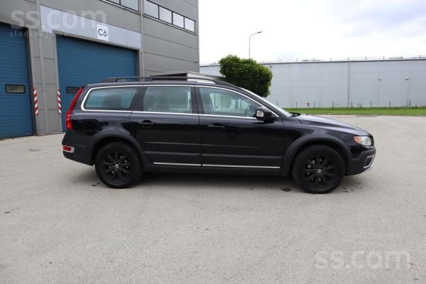 Black Volvo XC70 2009 in Riga, with an engine capacity of 2.40 L and mileage of 0 thousand km for 3990 €, photo 5 on AUTOMOTO.COM.LV