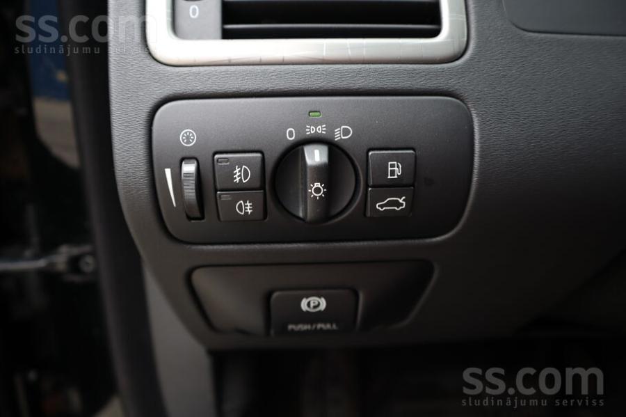 Melns Volvo XC70 2009 Rīga, ar dzinēja tilpumu 2.40 L un nobraukumu 0 tūkst. km par 3990 €, foto 27 vietnē AUTOMOTO.COM.LV