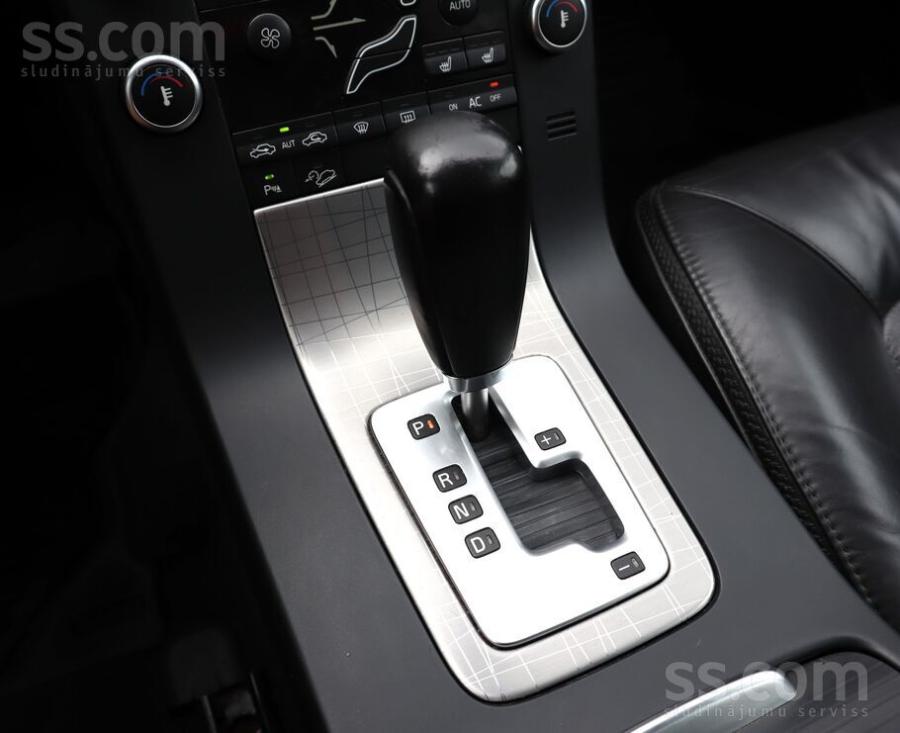 Melns Volvo XC70 2009 Rīga, ar dzinēja tilpumu 2.40 L un nobraukumu 0 tūkst. km par 3990 €, foto 31 vietnē AUTOMOTO.COM.LV