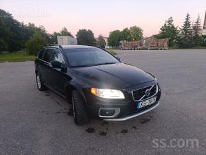 Melns Volvo XC70 2009 Liepāja, ar dzinēja tilpumu 2.40 L un nobraukumu 326 tūkst. km par 3500 €, foto  vietnē AUTOMOTO.COM.LV