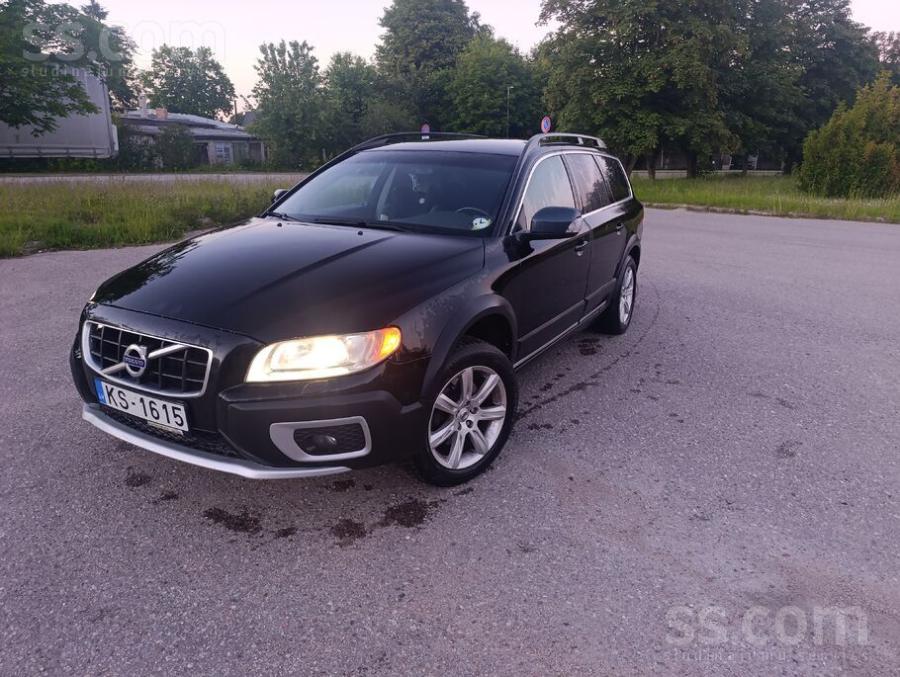 Melns Volvo XC70 2009 Liepāja, ar dzinēja tilpumu 2.40 L un nobraukumu 326 tūkst. km par 3500 €, foto 3 vietnē AUTOMOTO.COM.LV
