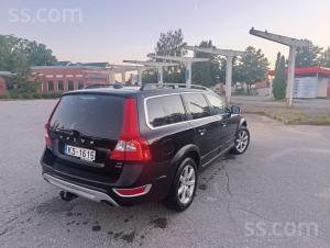 Melns Volvo XC70 2009 Liepāja, ar dzinēja tilpumu 2.40 L un nobraukumu 326 tūkst. km par 3500 €, foto 4 vietnē AUTOMOTO.COM.LV