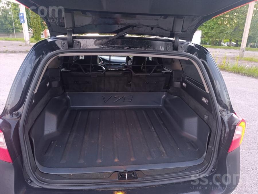 Melns Volvo XC70 2009 Liepāja, ar dzinēja tilpumu 2.40 L un nobraukumu 326 tūkst. km par 3500 €, foto 6 vietnē AUTOMOTO.COM.LV