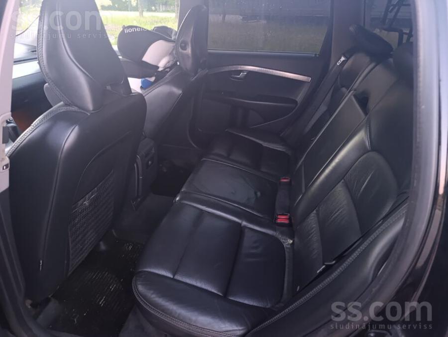 Melns Volvo XC70 2009 Liepāja, ar dzinēja tilpumu 2.40 L un nobraukumu 326 tūkst. km par 3500 €, foto 8 vietnē AUTOMOTO.COM.LV