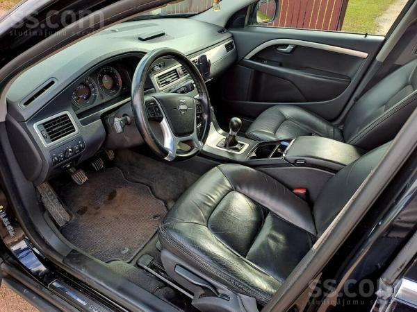 Melns Volvo XC70 2009 Jelgava, ar dzinēja tilpumu 2.40 L un nobraukumu 332 tūkst. km par 6000 €, foto 8 vietnē AUTOMOTO.COM.LV