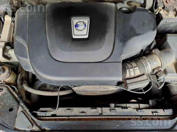 Melns Volvo XC70 2009 Jelgava, ar dzinēja tilpumu 2.40 L un nobraukumu 332 tūkst. km par 6000 €, foto 9 vietnē AUTOMOTO.COM.LV