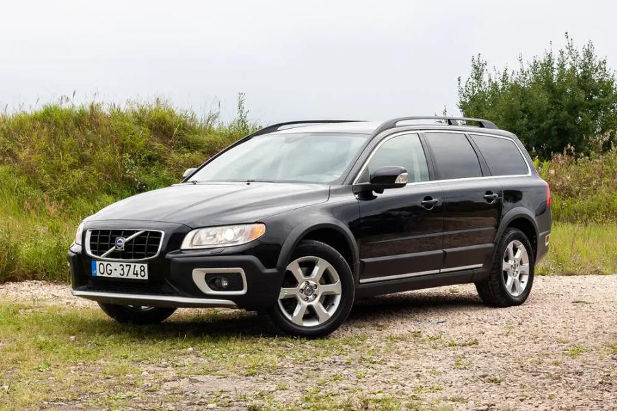 Melns Volvo XC70 2009 Rīga, ar dzinēja tilpumu 2.40 L un nobraukumu 370 tūkst. km par 7495 €, foto 4 vietnē AUTOMOTO.COM.LV